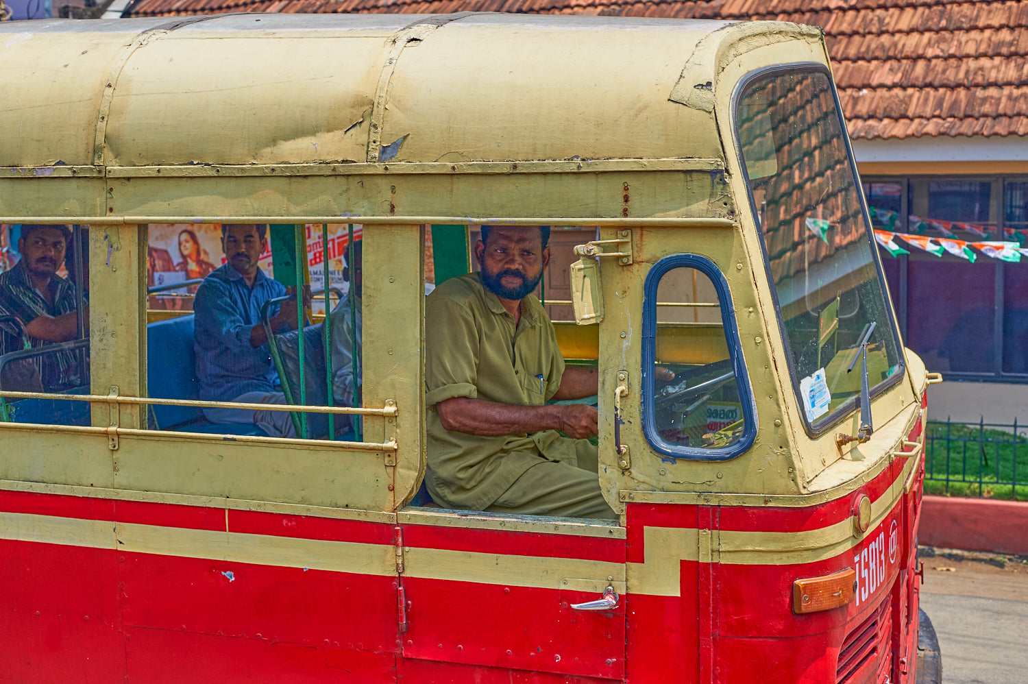Cochin Bus – Roy Bolton Photography